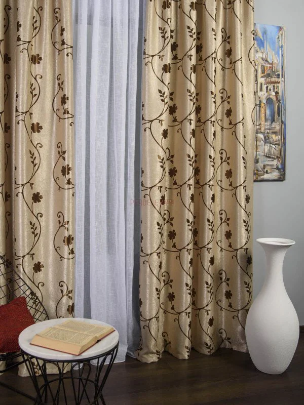 Draperie model floral