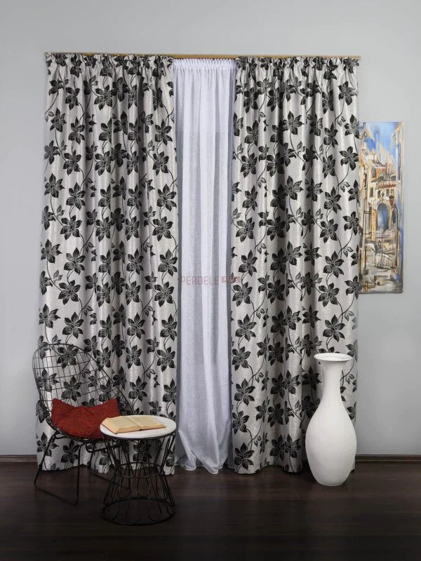 Draperii model floral