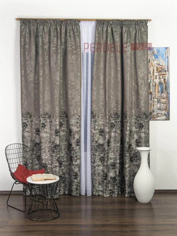 Draperii Gri din Stofa, tip panou, modele argintii si negre