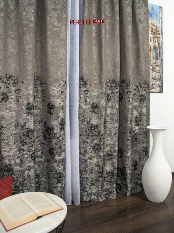 Draperii Gri din Stofa, tip panou, modele argintii si negre