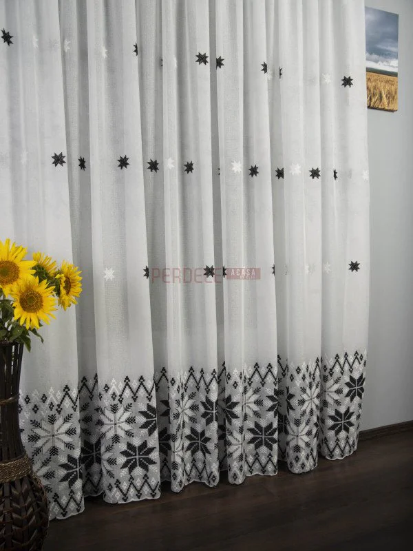 Perdea in cristal, cu broderie traditional Romaneasca
