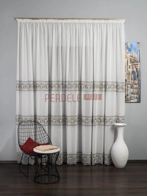 perdea in ivore,galben,albastru,lila